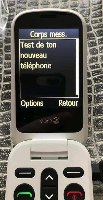 Test - Doro 6050 : Un téléphone pour les seniors qui préfèrent les ...