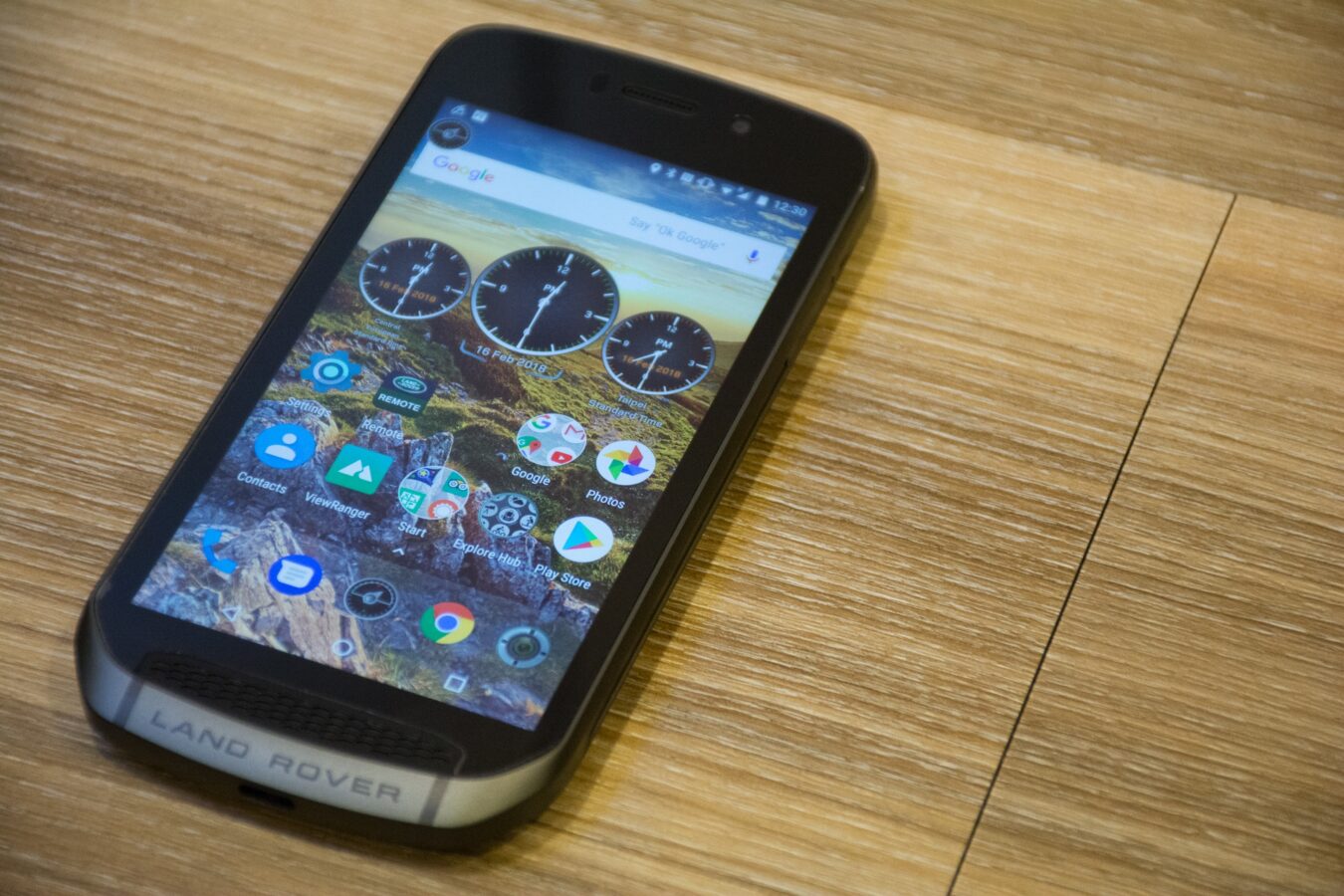 Land Rover Explore, le smartphone baroudeur modulaire | LCDG