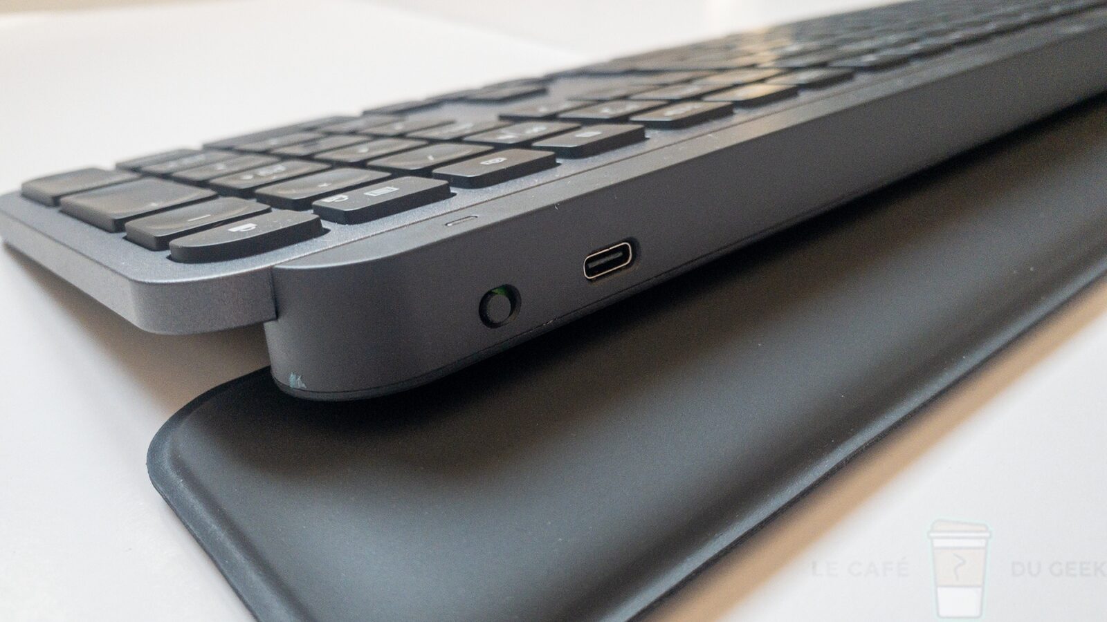 Logitech MX Keys et MX Vertical : Test complet - Le Café du Geek