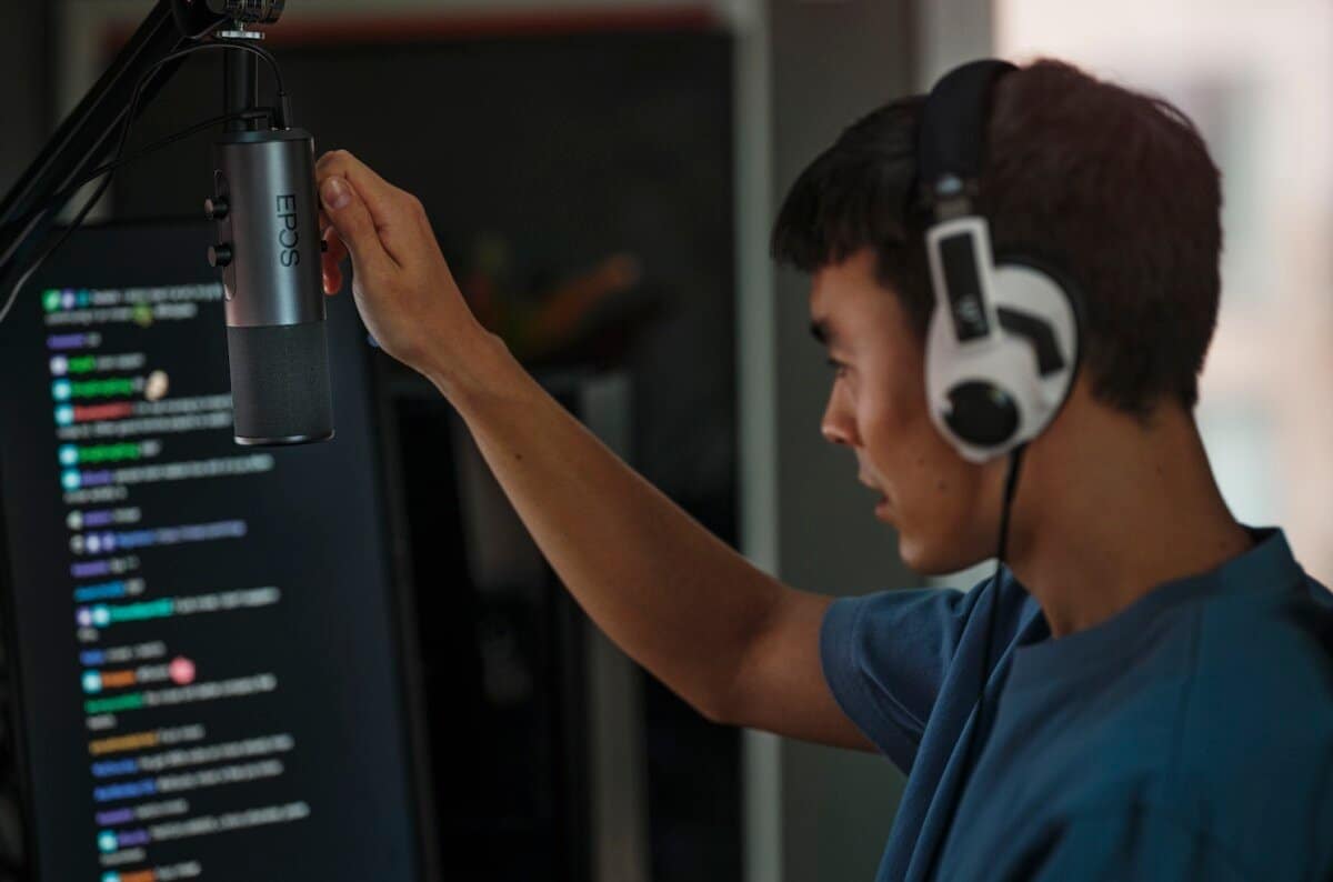 EPOS B20 : Un micro studio simple d'utilisation et élégant | LCDG