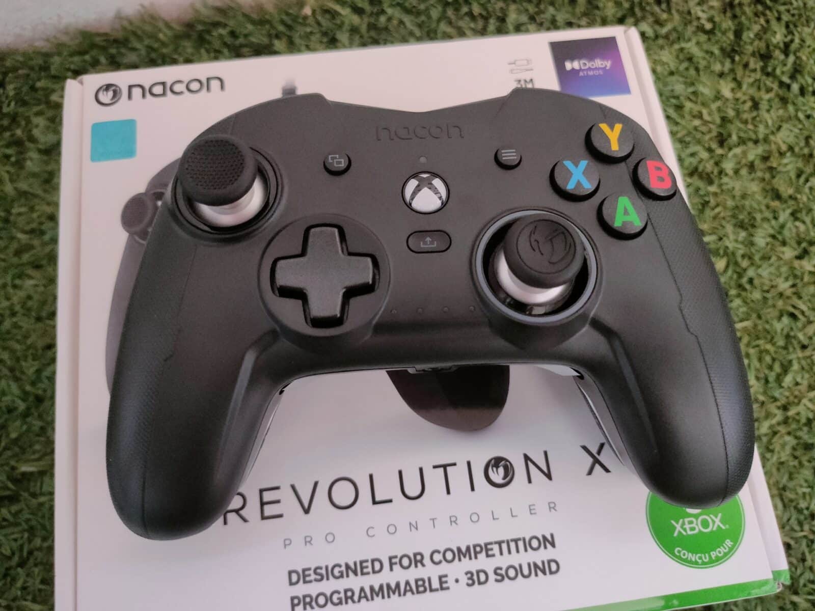 Test - Nacon Revolution X : La manette pour les professionnels ? | LCDG