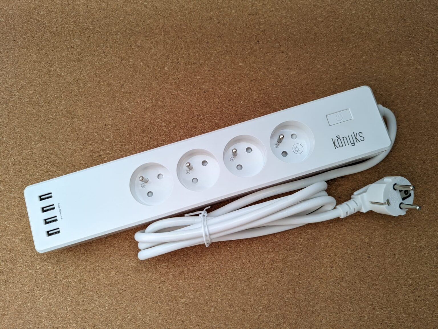 Test - Konyks : que valent ses ampoules, prises et multiprises pour ...