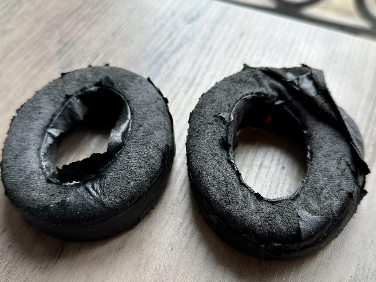 Comment changer les coussinets du casque Beats Studio 3 ? | LCDG