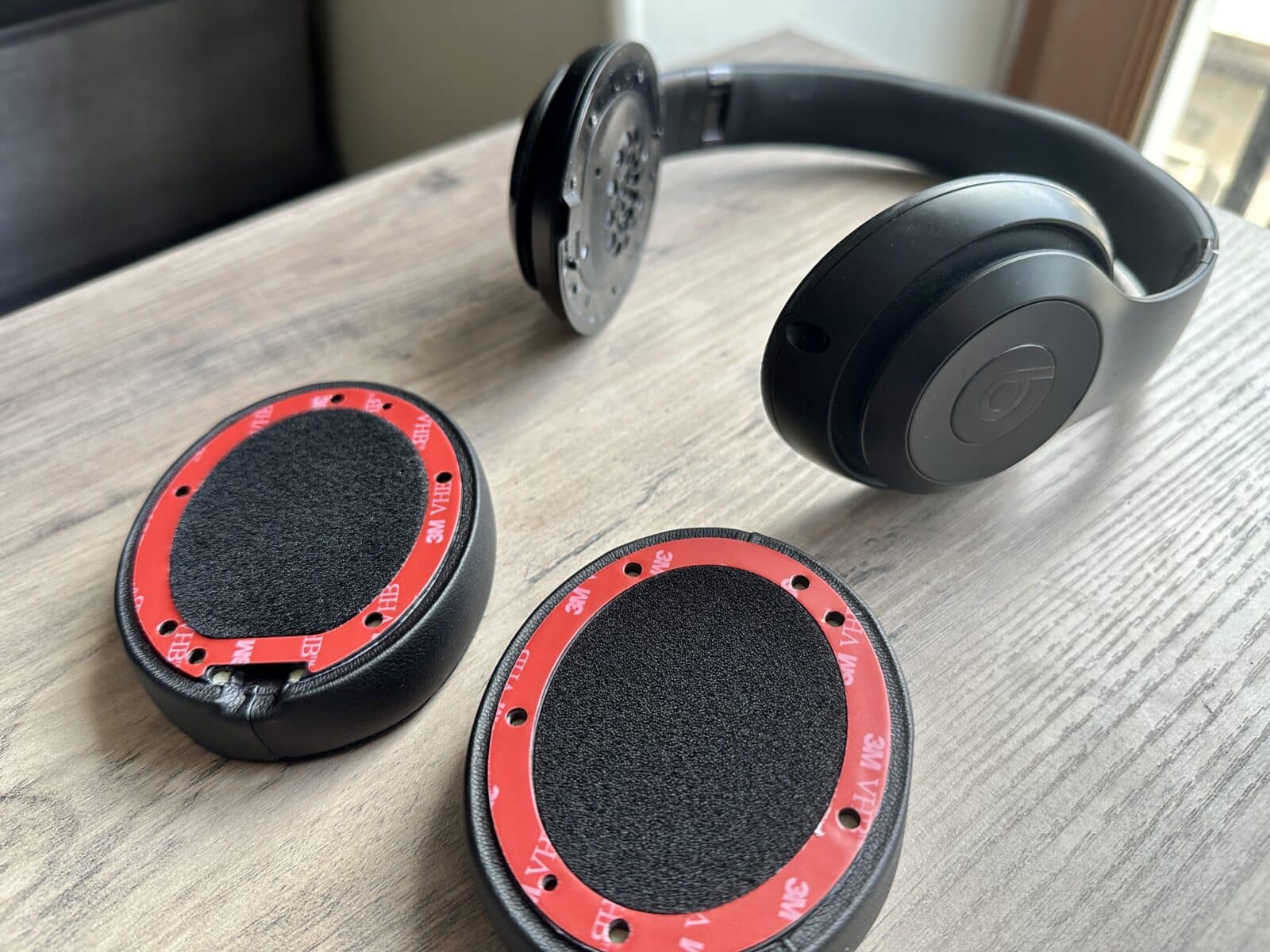 Comment changer les coussinets du casque Beats Studio 3 ? | LCDG