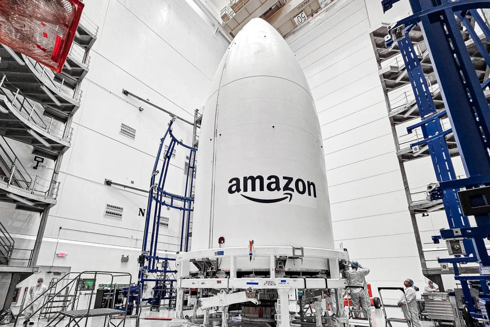 Amazon fait appel à SpaceX pour transporter ses satellites