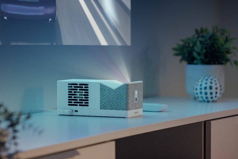 Transformez votre salon en cinéma avec le Philips Screeneo UL5 : Le ...